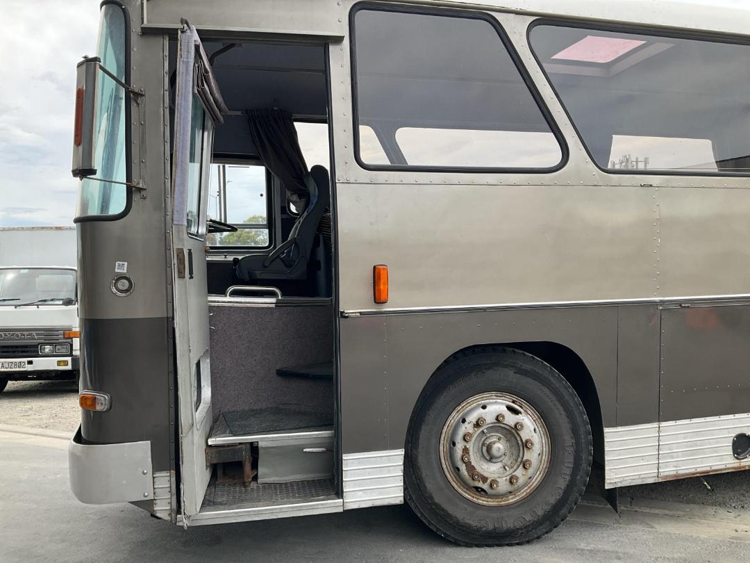 Used Ford R1114 1977 | Turners Buses, Caravans & Motorhomes | 25140708 ...