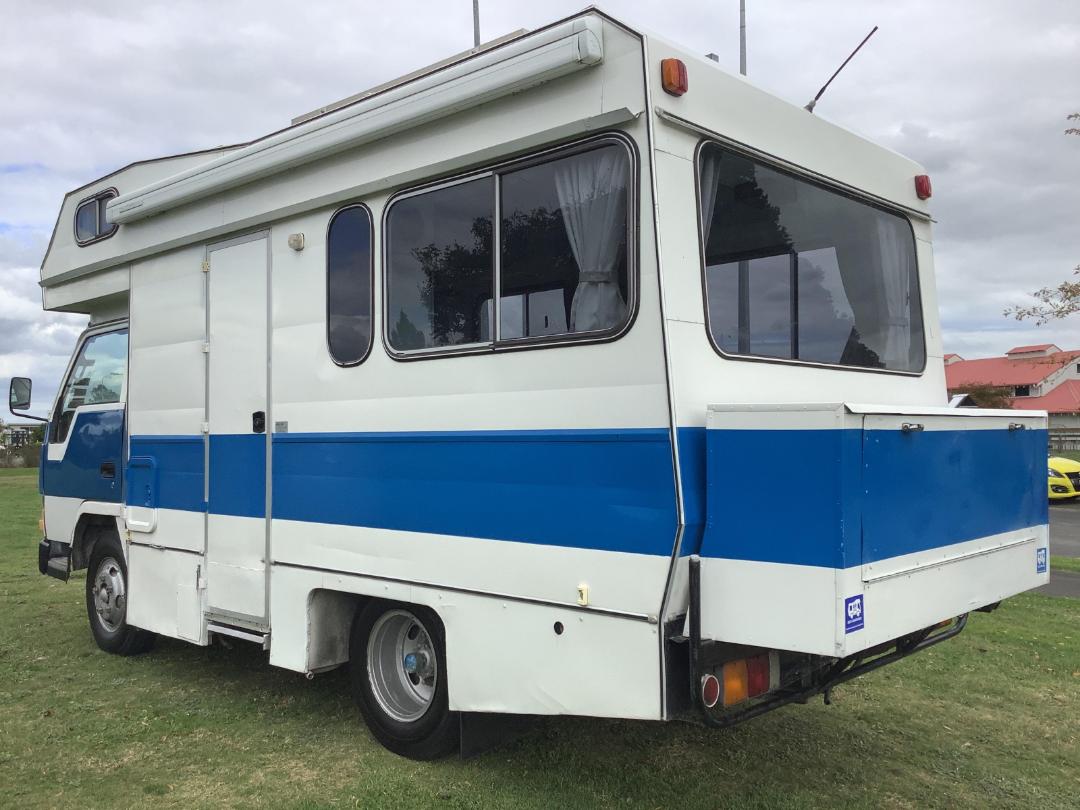 Used Mitsubishi CANTER 2.0 TONNE 1994 | Turners Buses, Caravans ...