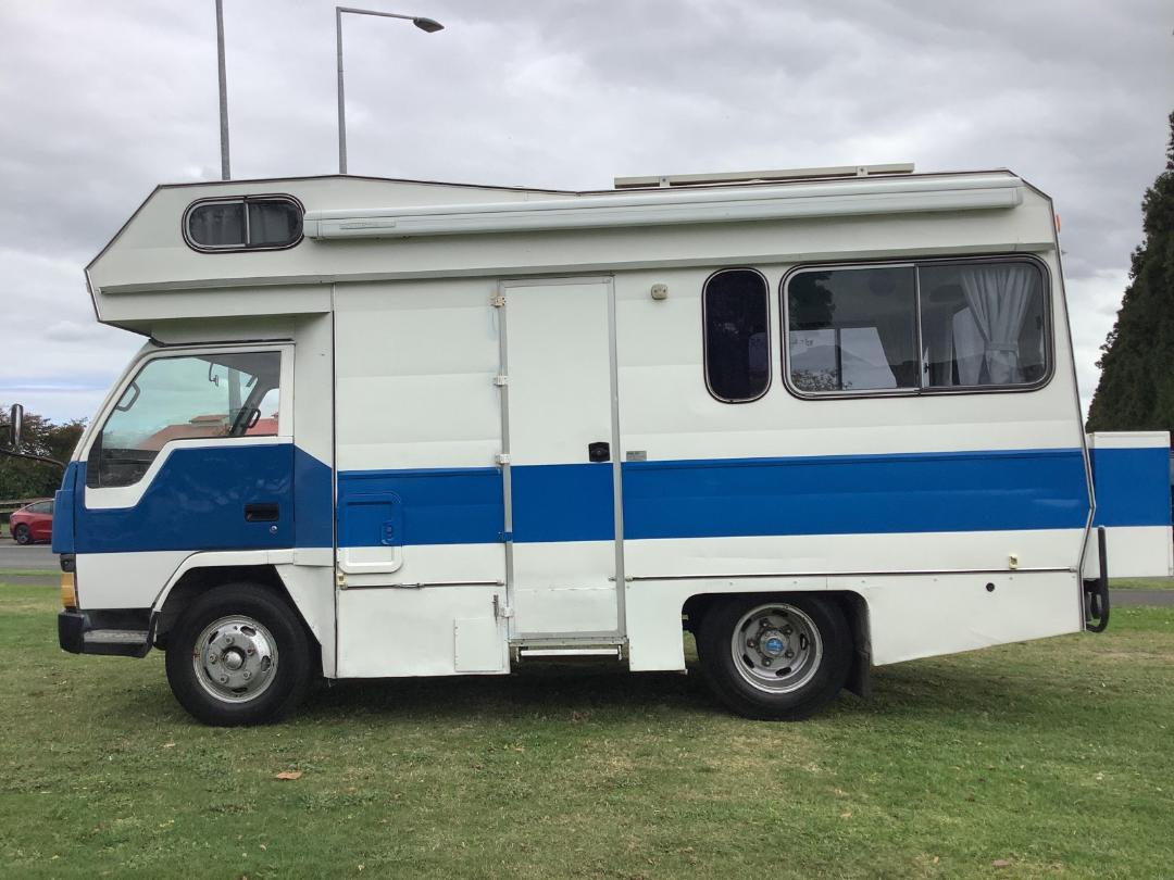 Used Mitsubishi CANTER 2.0 TONNE 1994 | Turners Buses, Caravans ...