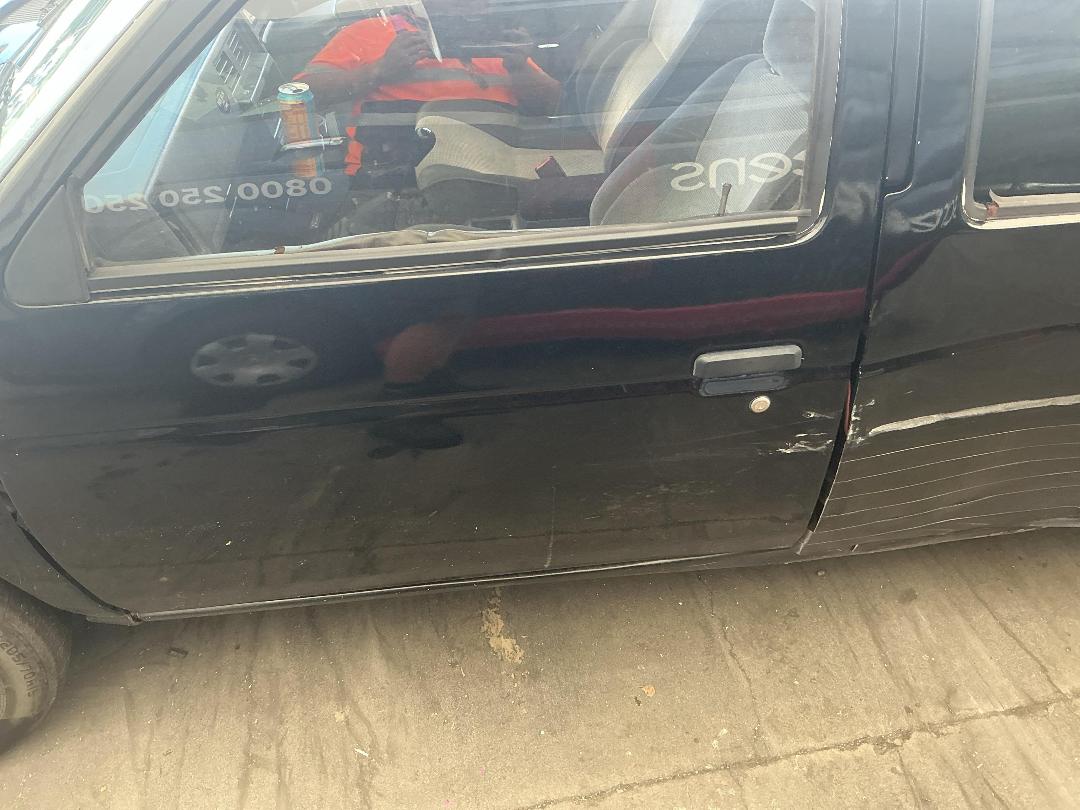 Damaged Nissan Navara D/C W/S DSL 1995 in Wiri | at Turners Damaged and ...