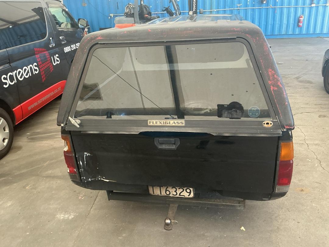 Damaged Nissan Navara D/C W/S DSL 1995 in Wiri | at Turners Damaged and ...