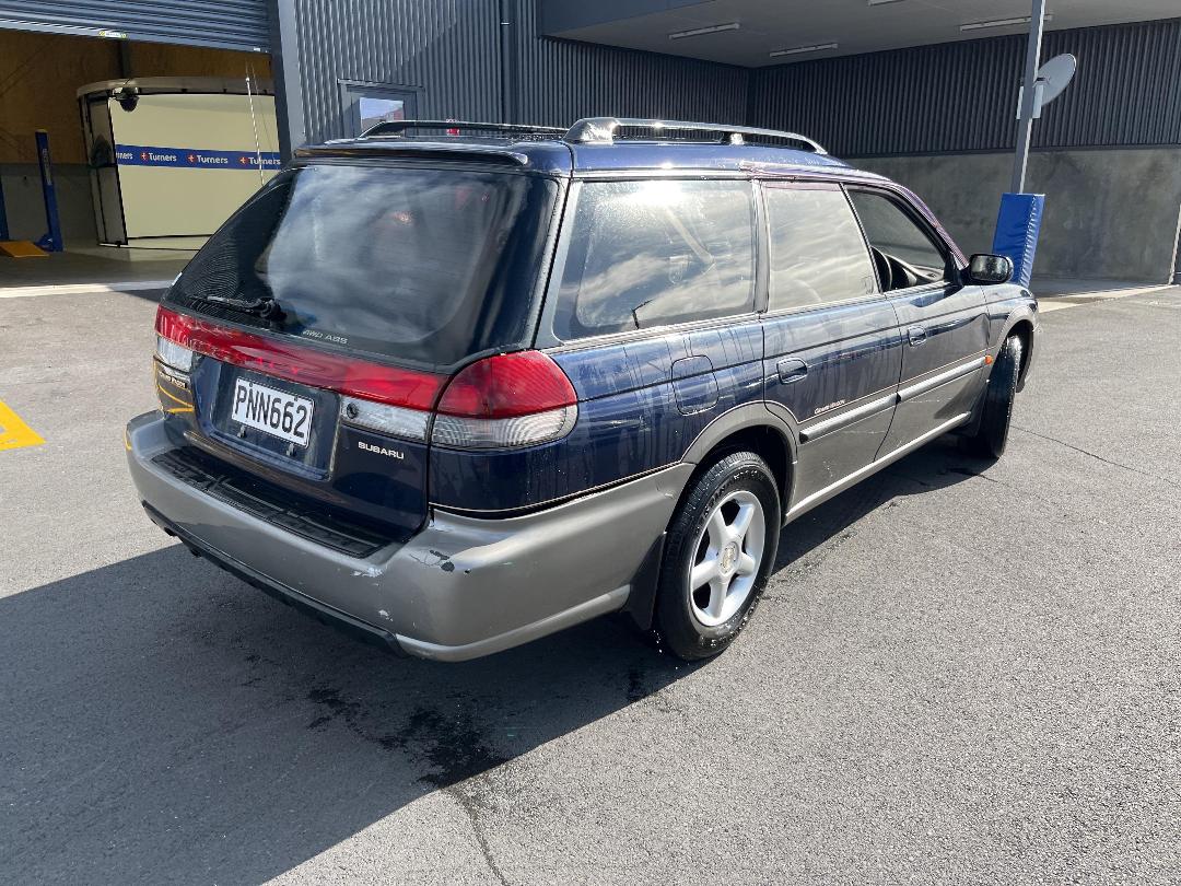 Damaged Subaru Legacy 1995 in Moorhouse Ave | at Turners Damaged and ...
