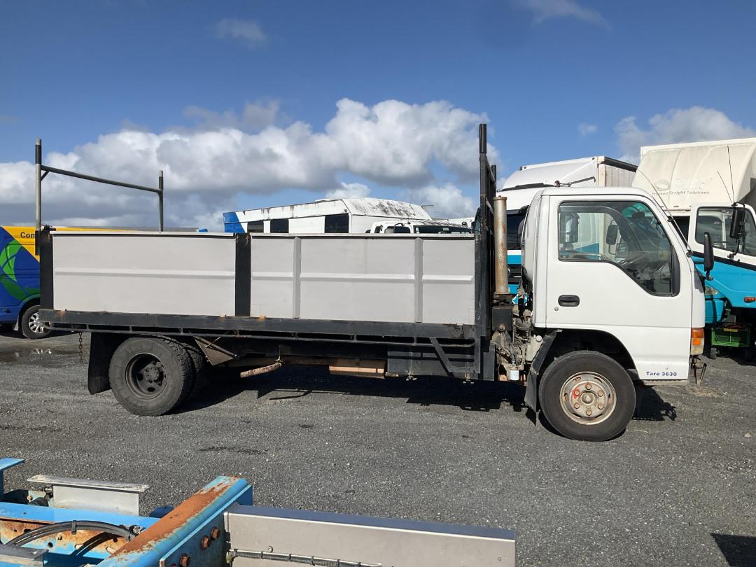 Used Isuzu N Series 100P NQR500 1999 | Turners Trucks & Machinery for ...