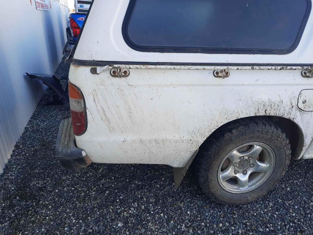 Damaged Ford Courier XLX Crew CAB 2000 in Christchurch – Bromley | at ...