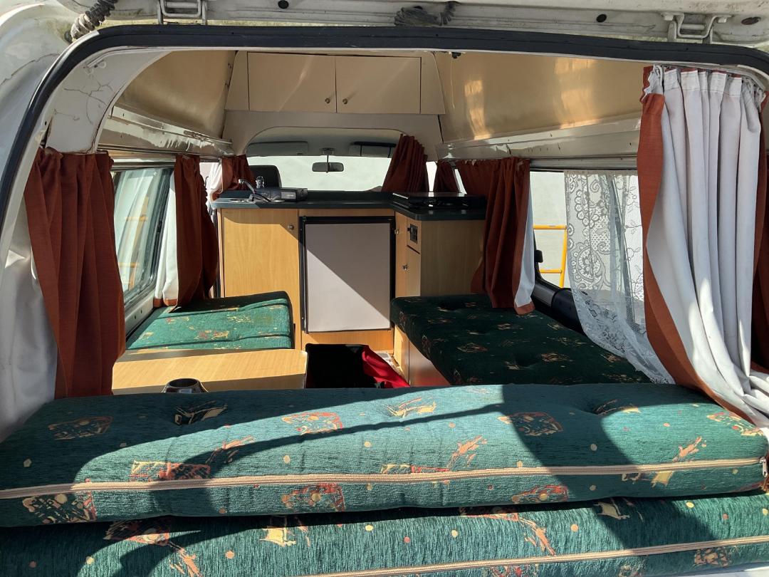 Used Mazda E2000 VAN LWB 2.0 M5 2001 | Turners Buses, Caravans ...