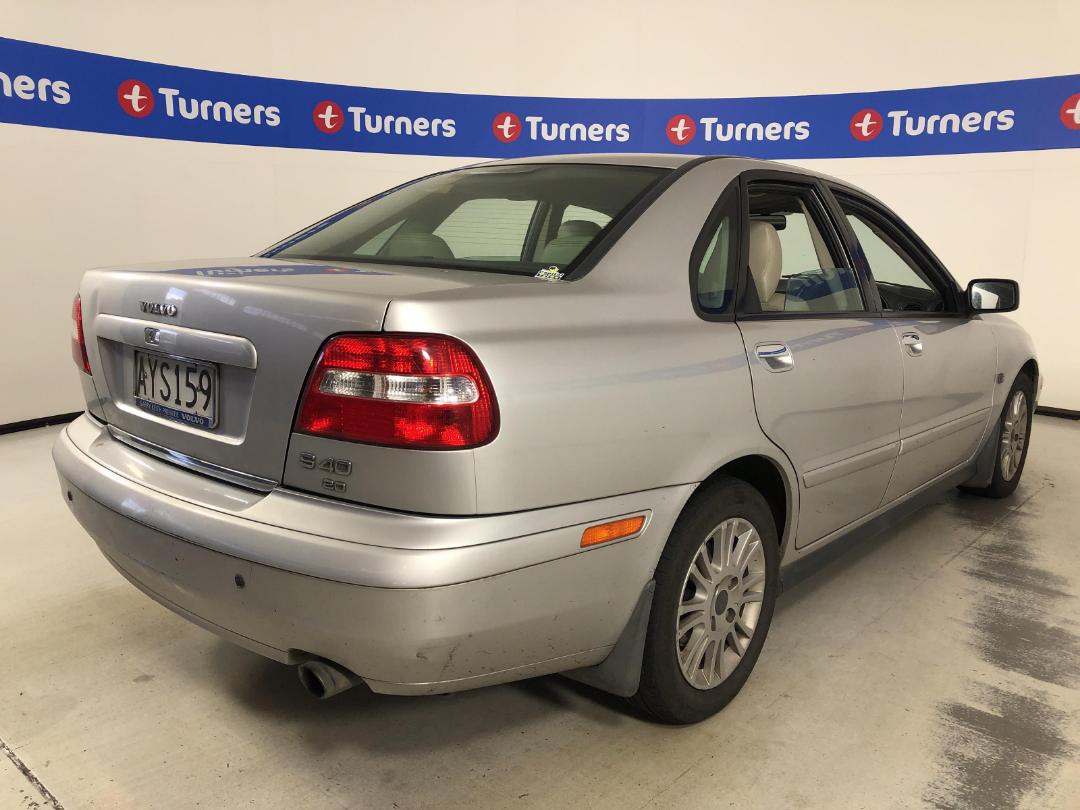 Damaged Volvo S40 2002 in Avalon Drive | at Turners Damaged and End Of ...