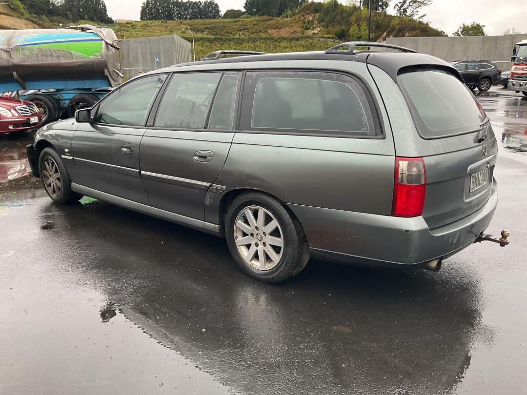 Damaged Holden Commodore V6 2003 in Tauranga | at Turners Damaged and ...