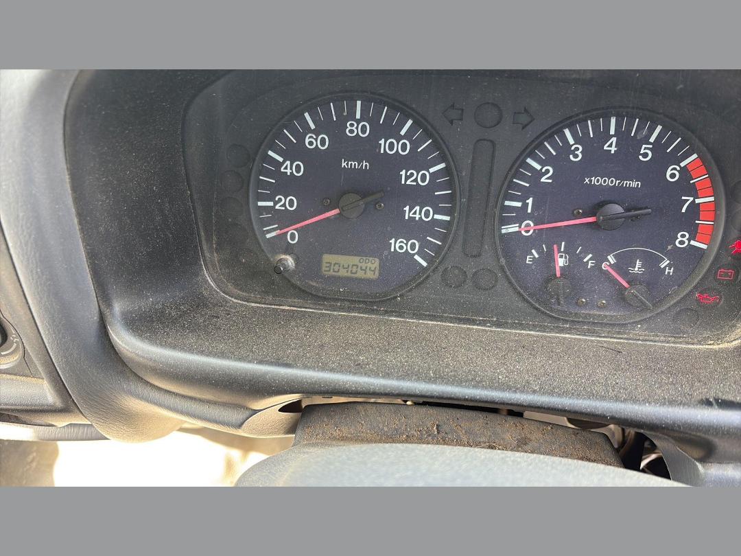 Damaged Ford Econovan SWB 2004 in Christchurch – Bromley | at Turners ...