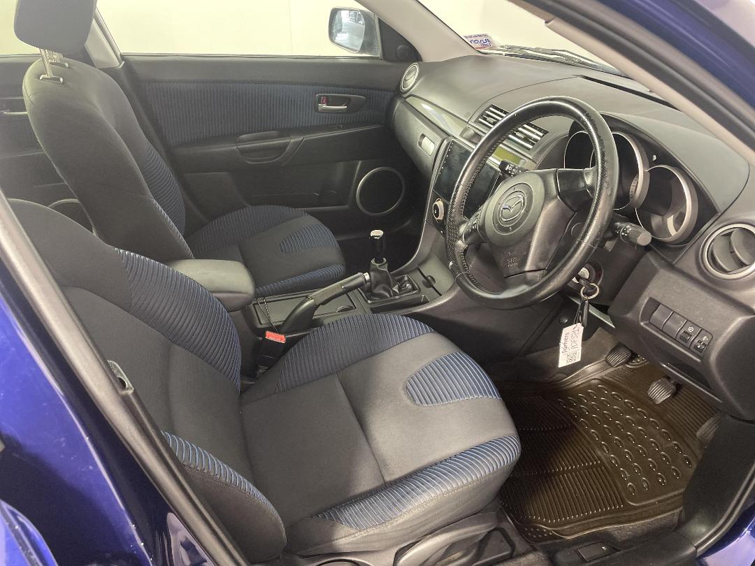 Used Mazda Axela 2004 | Palmerston North | at Turners Cars | 27940865 ...