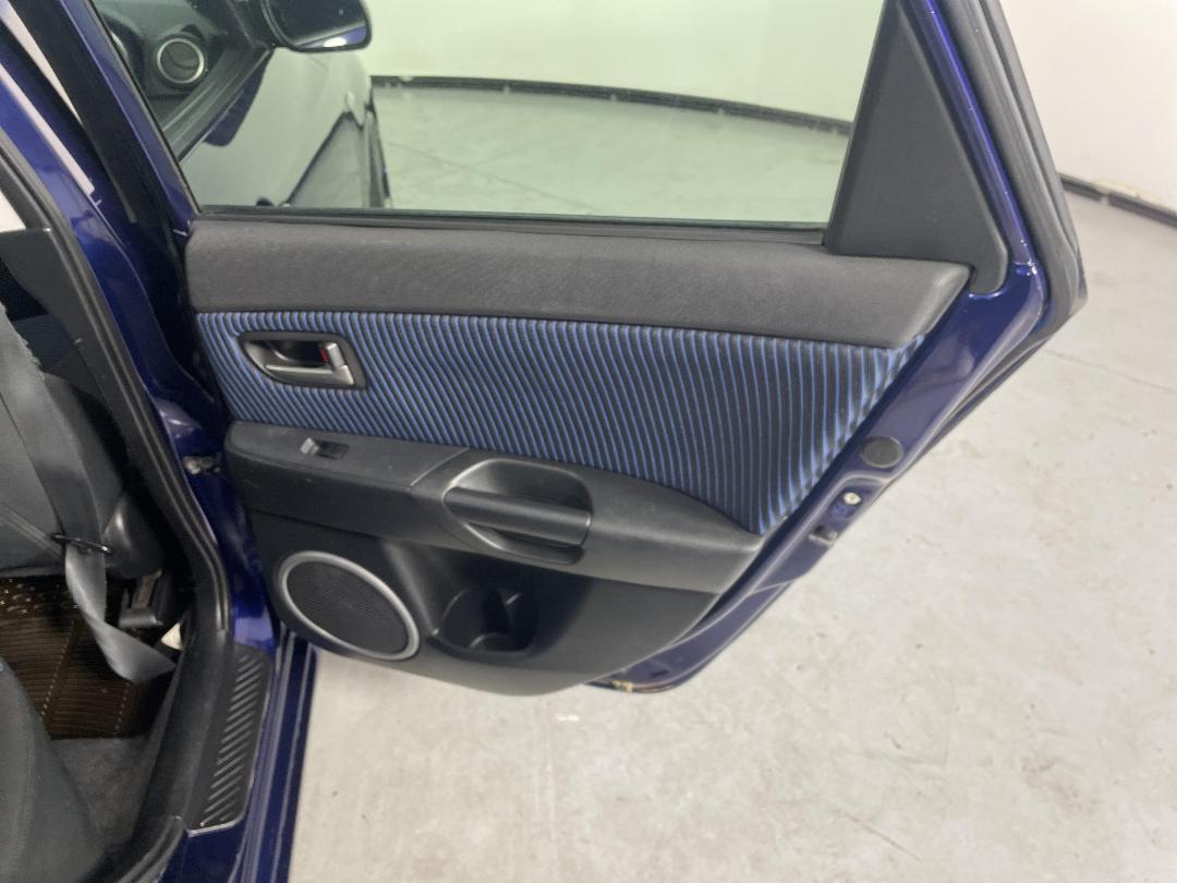 Used Mazda Axela 2004 | Palmerston North | at Turners Cars | 27940865 ...