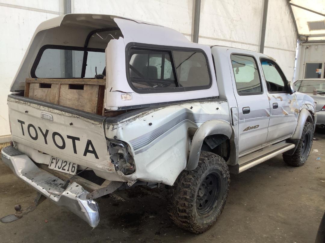 Damaged Toyota Hilux TD SR5 D/C 2004 in Christchurch – Bromley | at ...
