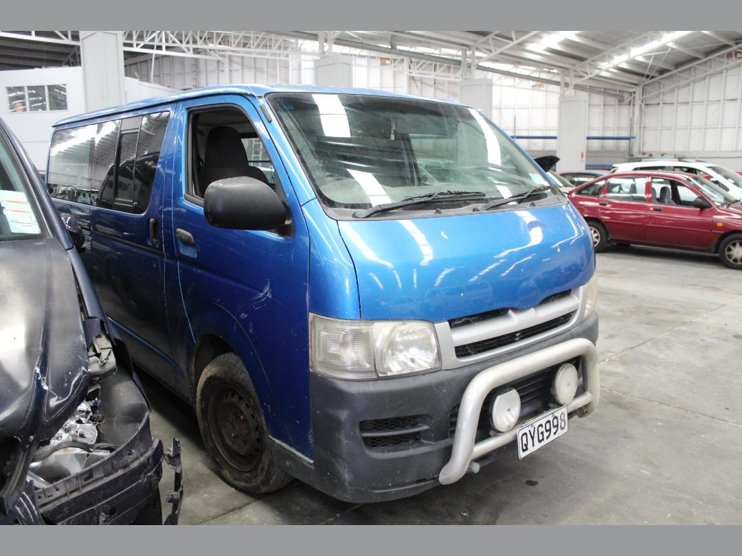 Damaged Toyota Hiace ZL 2005 in Palmerston North - Matipo Lane | at ...