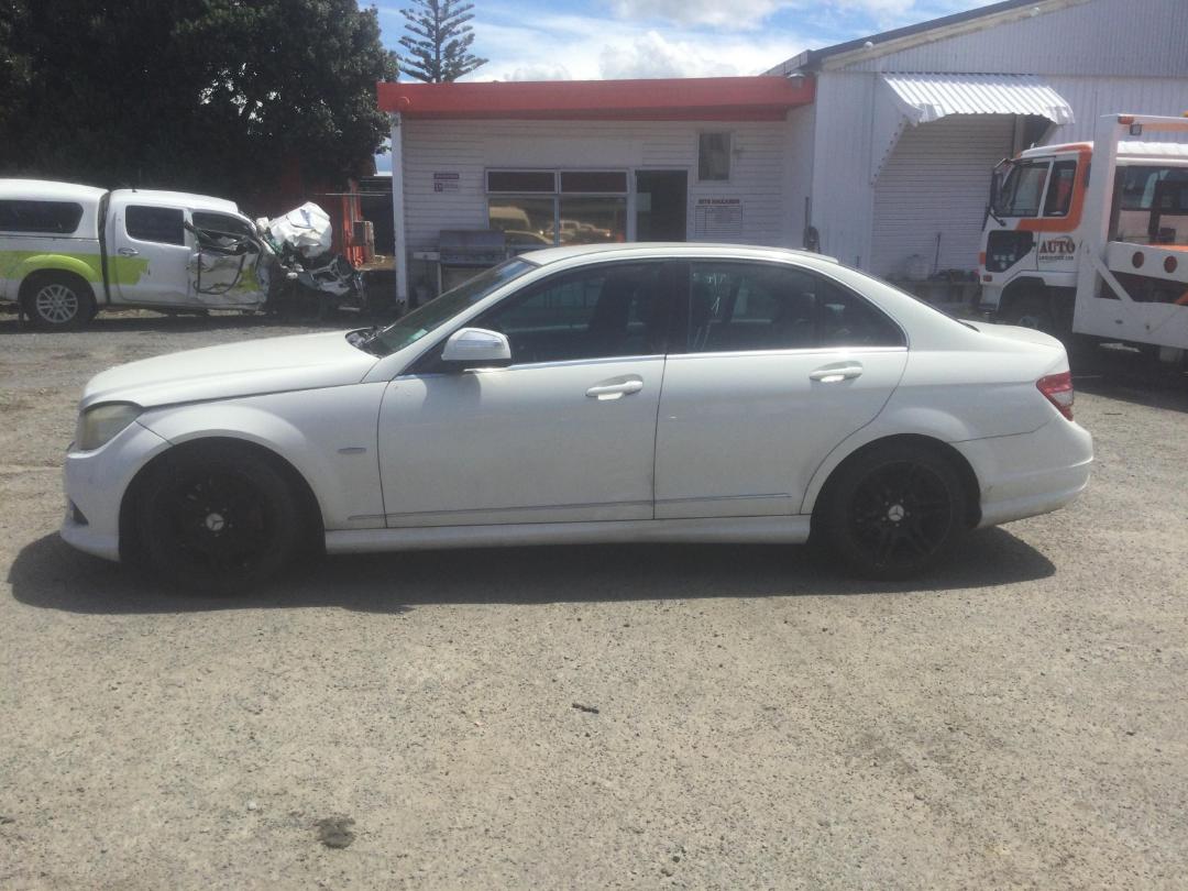 Damaged Mercedes-Benz C300 2007 in Wellington - Seaview | at Turners ...