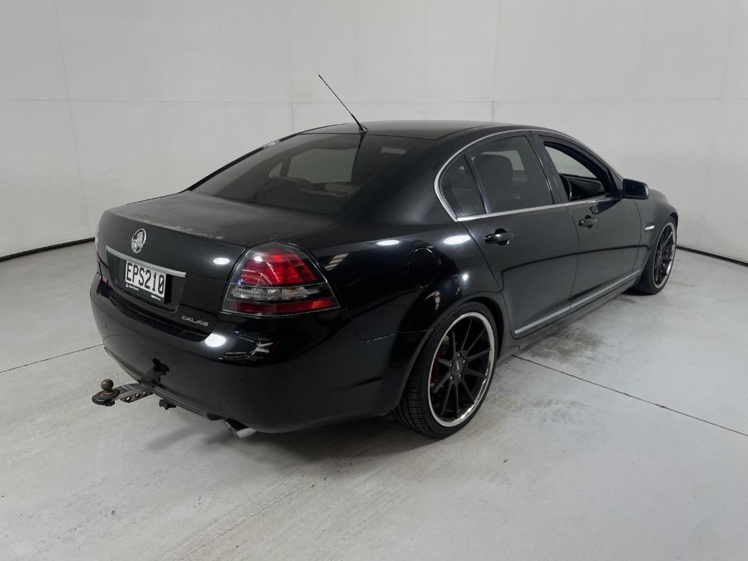 Damaged Holden Commodore Calais-V V6 2008 in Tauranga | at Turners ...