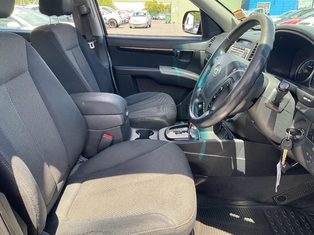 Damaged Hyundai Santa FE Crdi SUV 2009 in Penrose - Great South Road ...