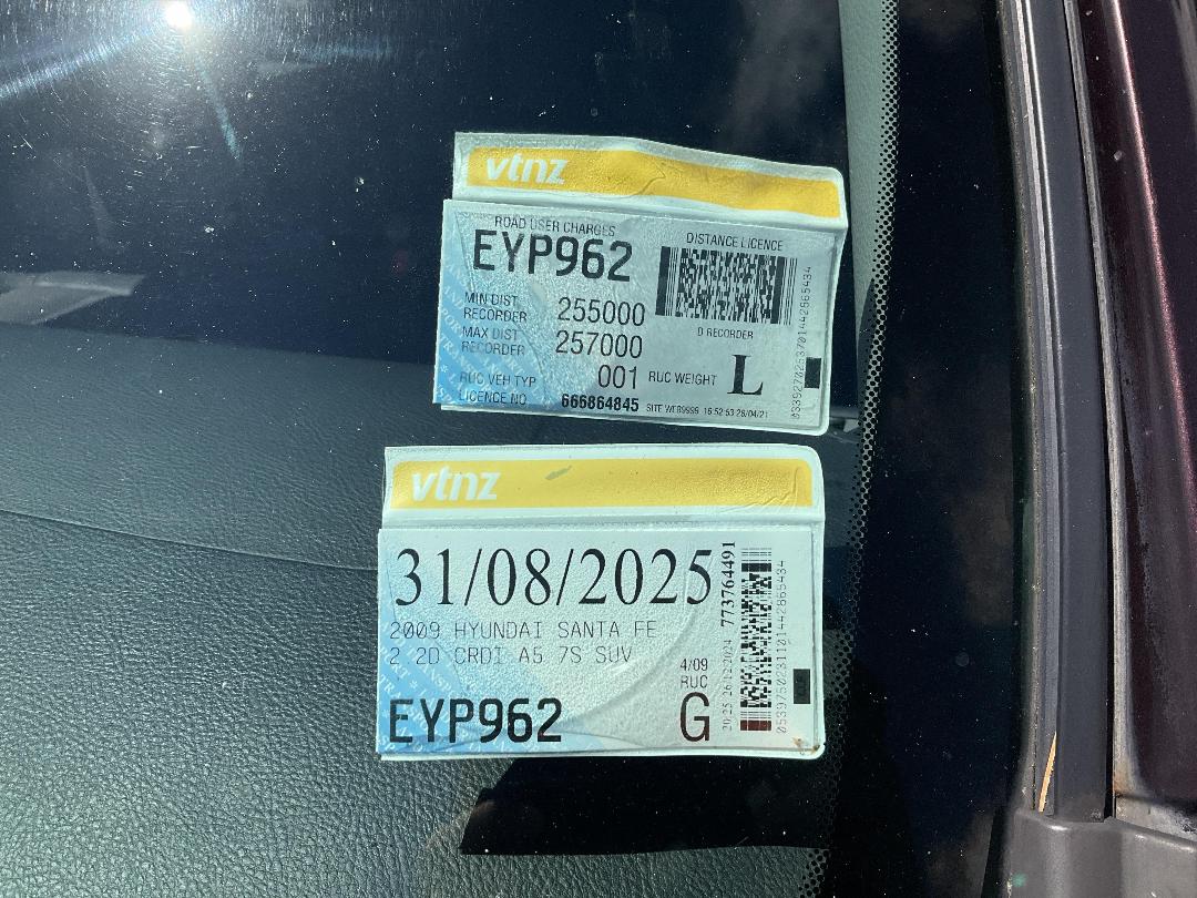 Damaged Hyundai Santa FE Crdi SUV 2009 in Penrose - Great South Road ...