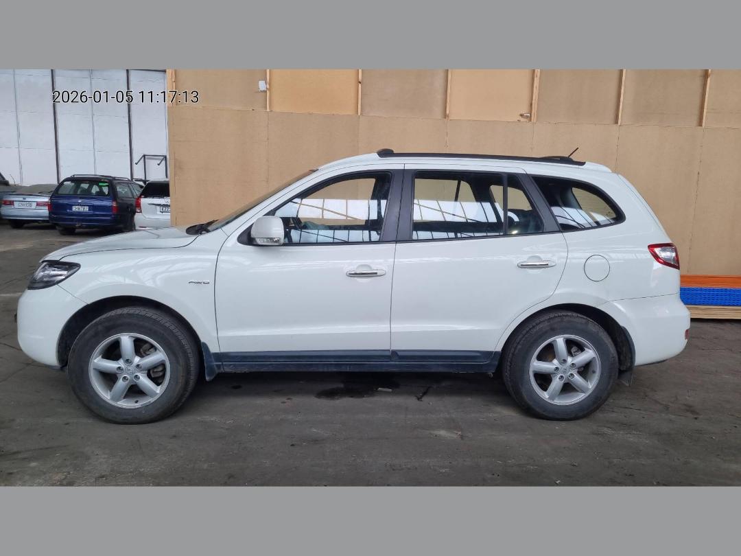 Damaged Hyundai Santa FE Crdi SUV 2009 in Christchurch – Bromley | at ...