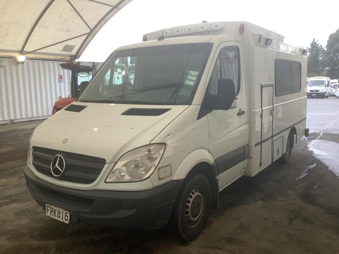 Damaged Mercedes-Benz Sprinter C/C318CDI 3625 3.88T 2010 in ...