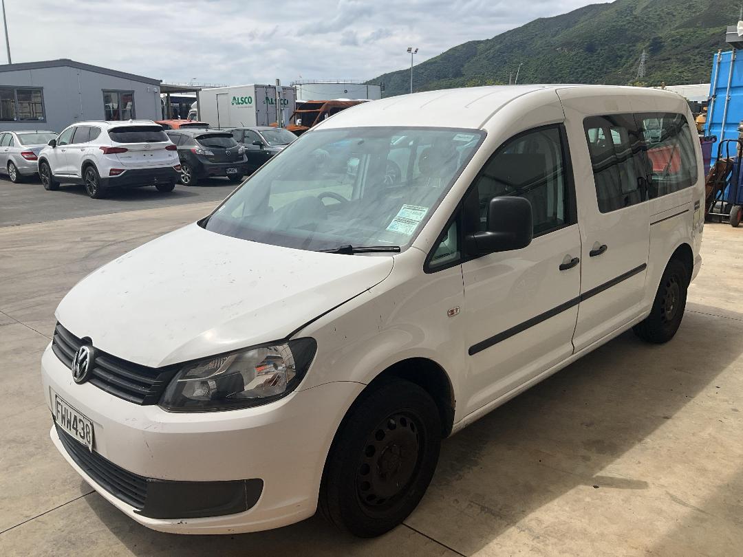 Damaged Volkswagen Caddy Maxi Kombi 2011 in Wellington - Seaview | at ...
