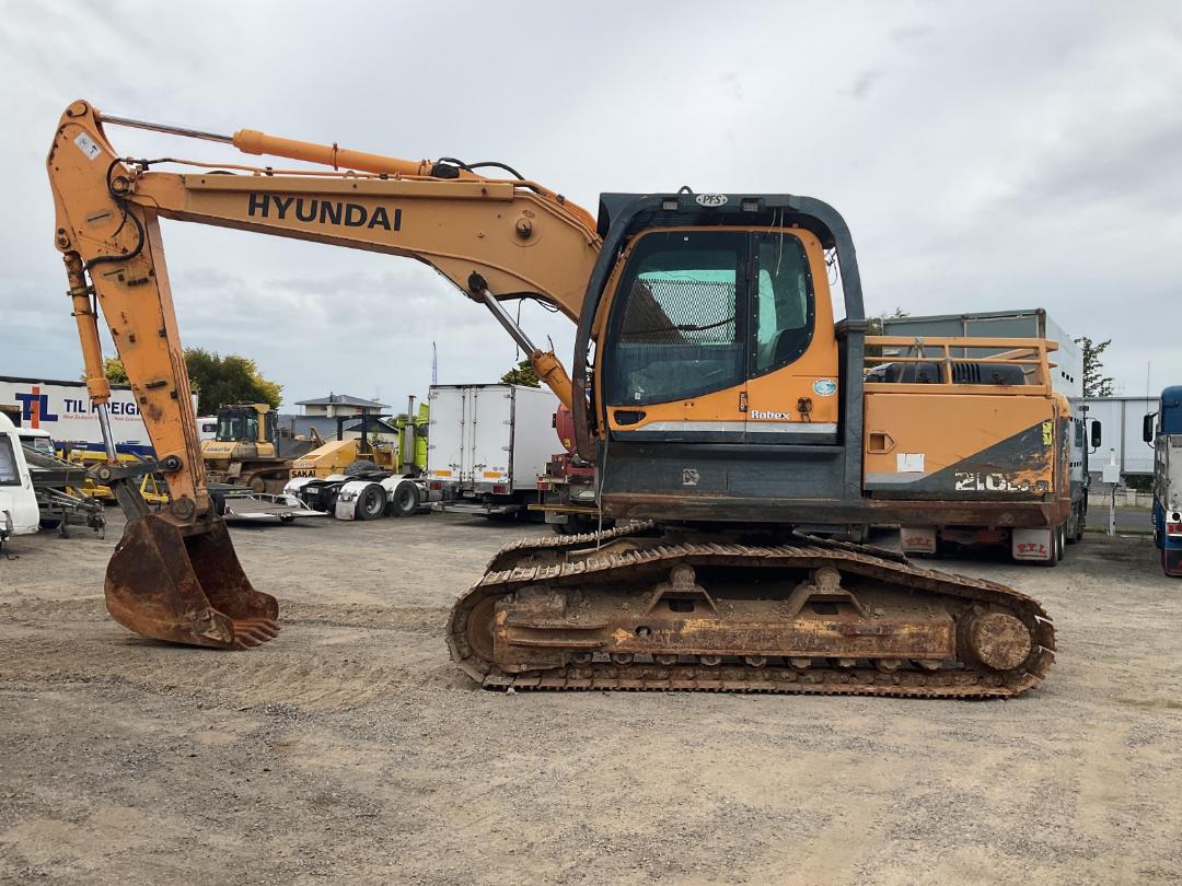 Used Hyundai R210LC-9 2012 | Turners Trucks & Machinery for Sale ...