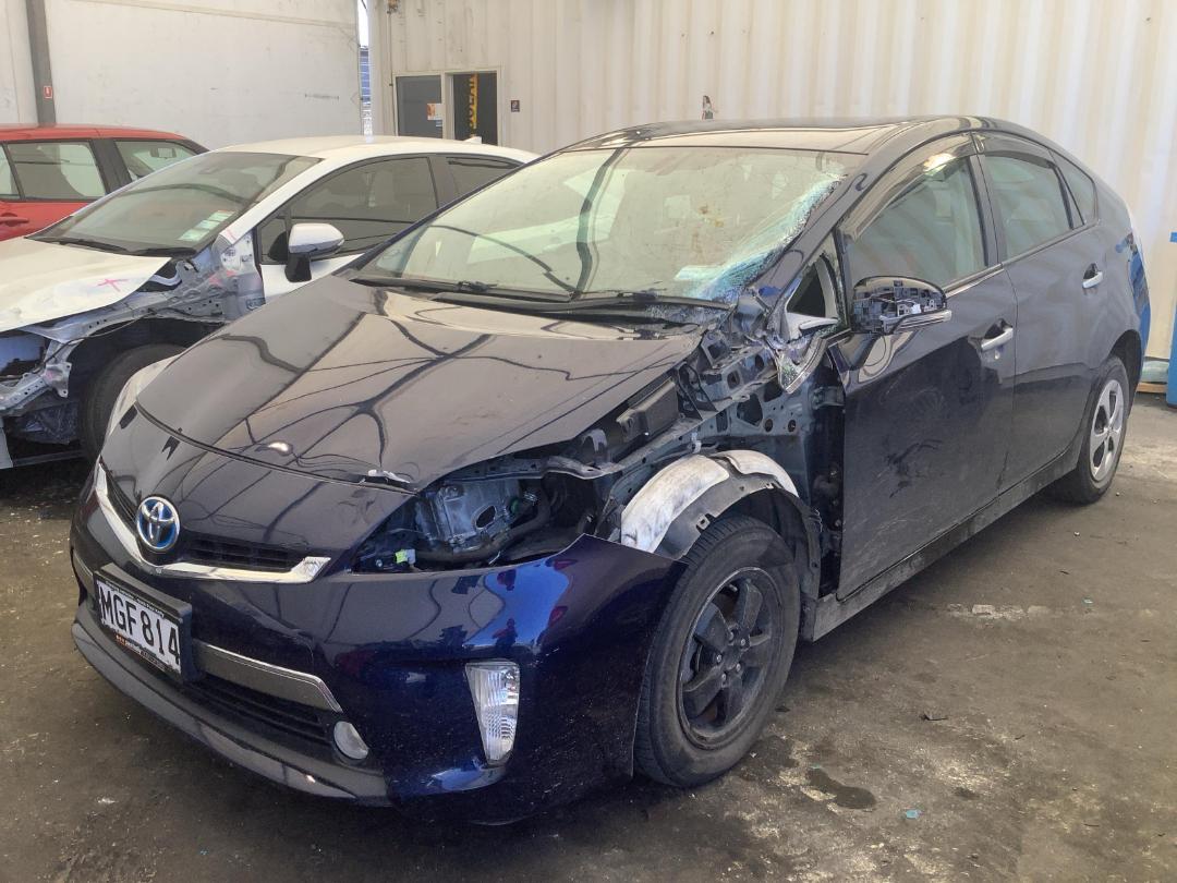 Damaged Toyota Prius 2012 in Christchurch – Bromley | at Turners ...