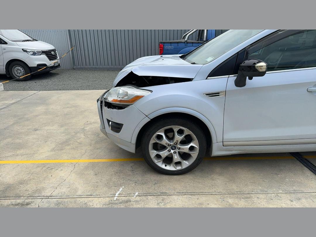 Damaged Ford Kuga 2013 in Christchurch – Bromley | at Turners Damaged ...