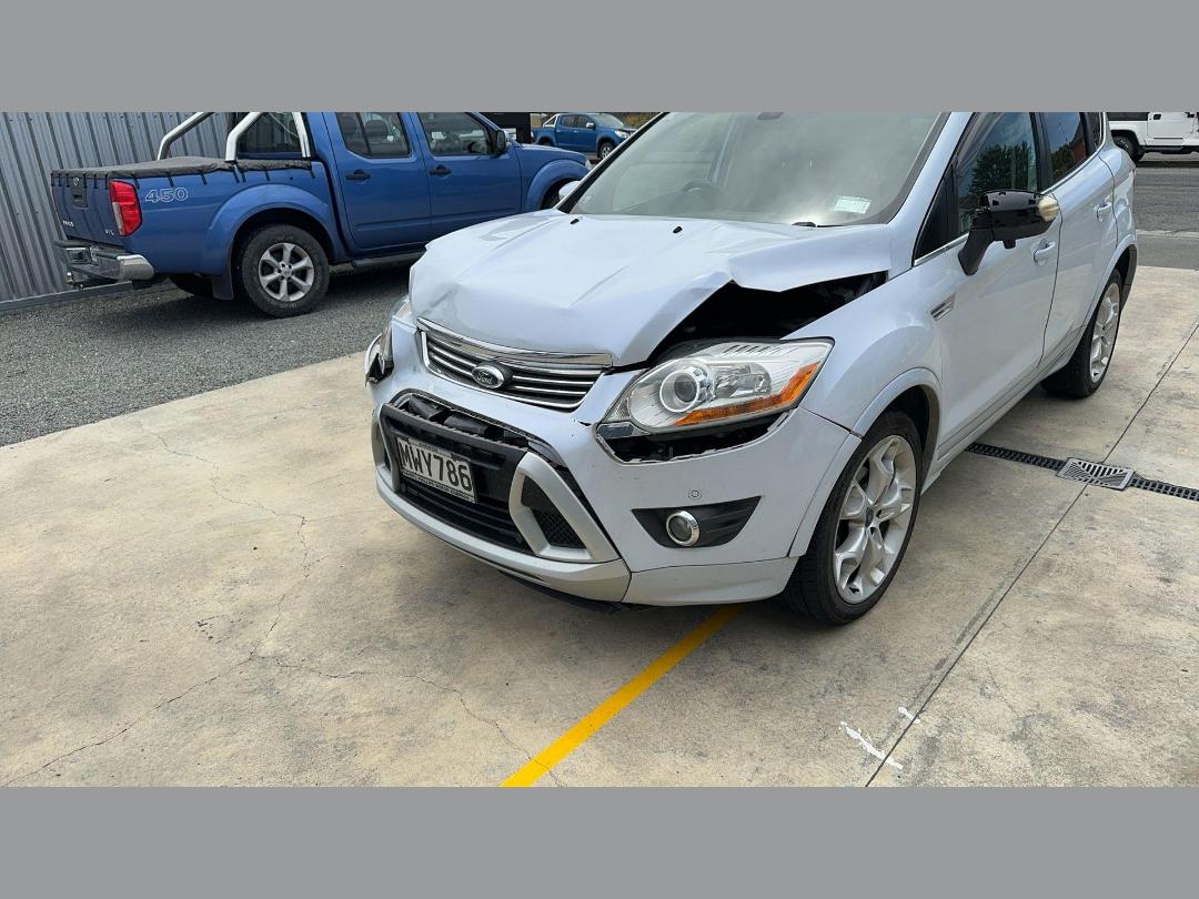Damaged Ford Kuga 2013 in Christchurch – Bromley | at Turners Damaged ...