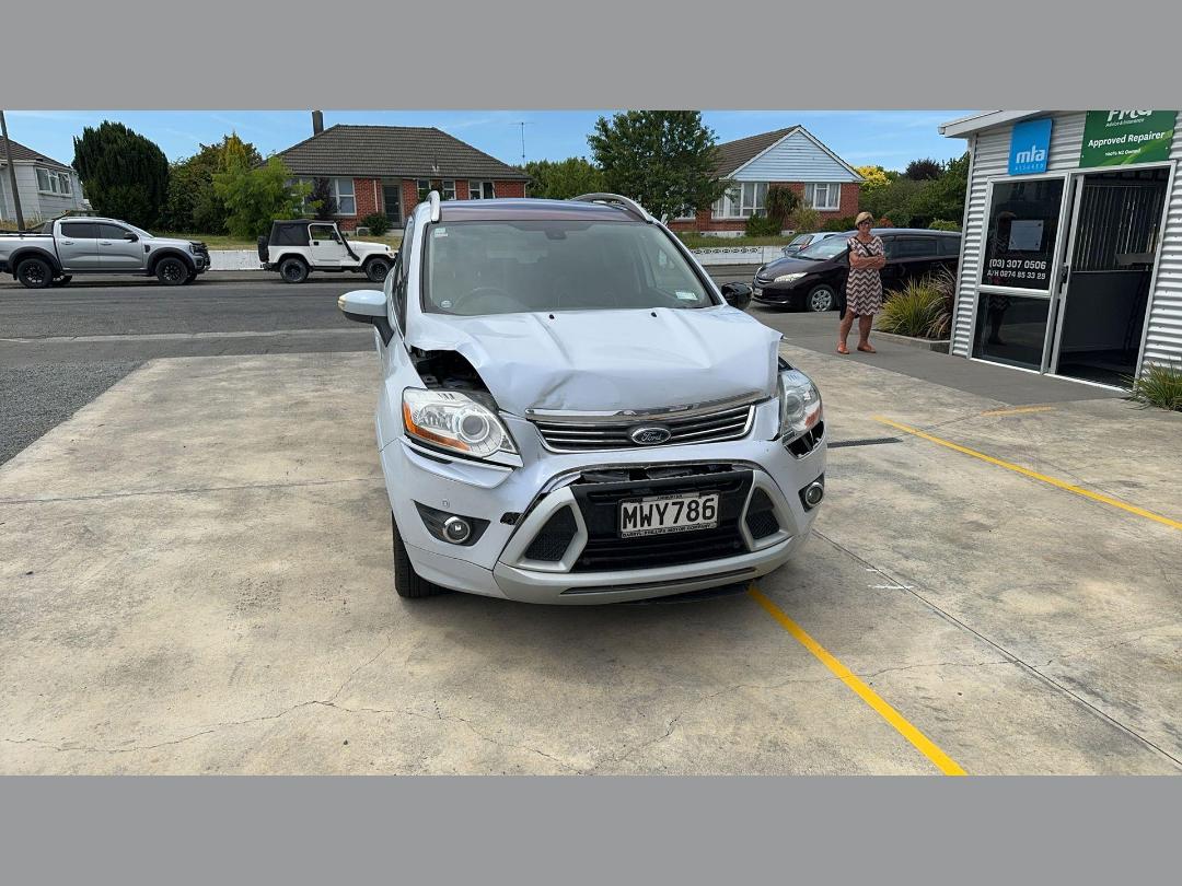 Damaged Ford Kuga 2013 in Christchurch – Bromley | at Turners Damaged ...