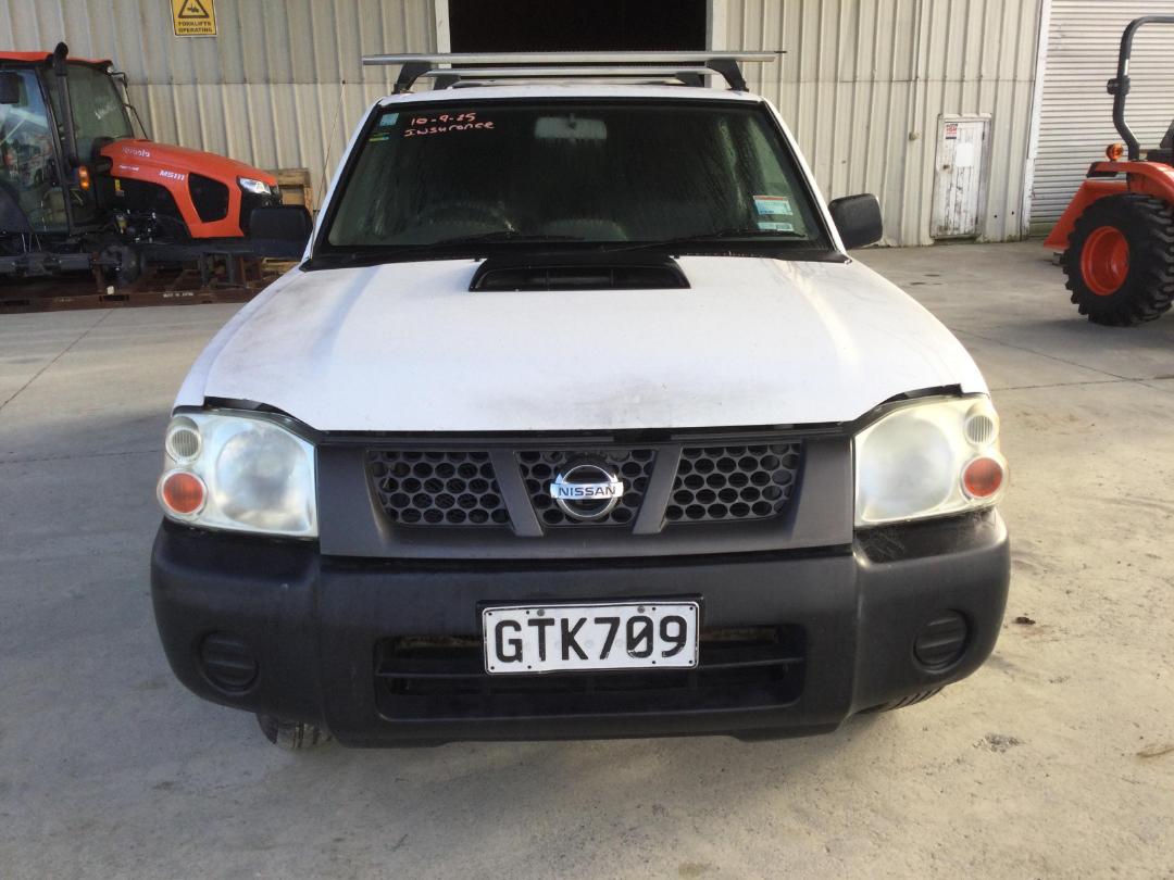 Damaged Nissan Navara DX D/C 2013 in Wiri | at Turners Damaged and End ...