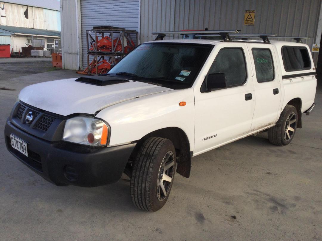Damaged Nissan Navara DX D/C 2013 in Wiri | at Turners Damaged and End ...