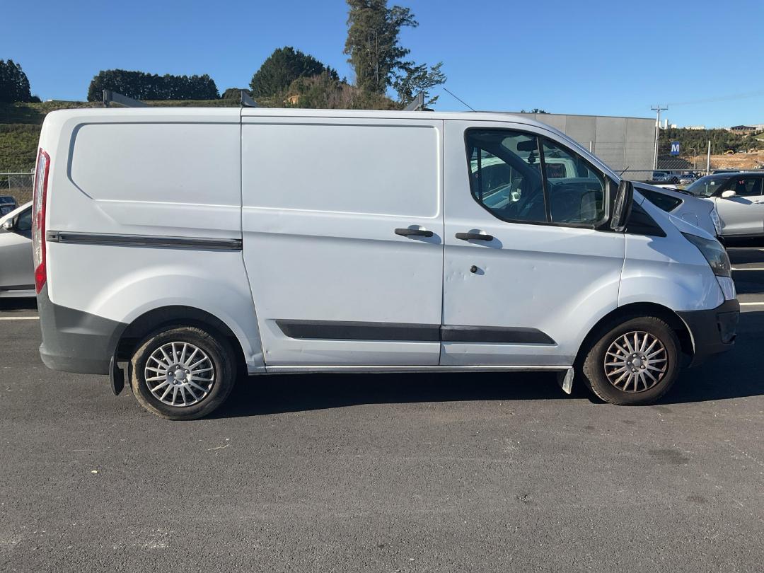 Damaged Ford Transit SWB LOW Roof 2014 in Tauranga | at Turners Damaged ...