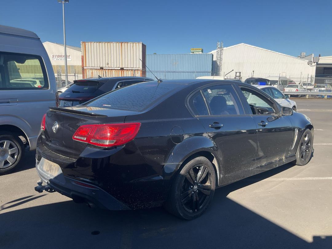Damaged Holden Commodore VF SV6 2014 in Penrose - Gavin Street | at ...