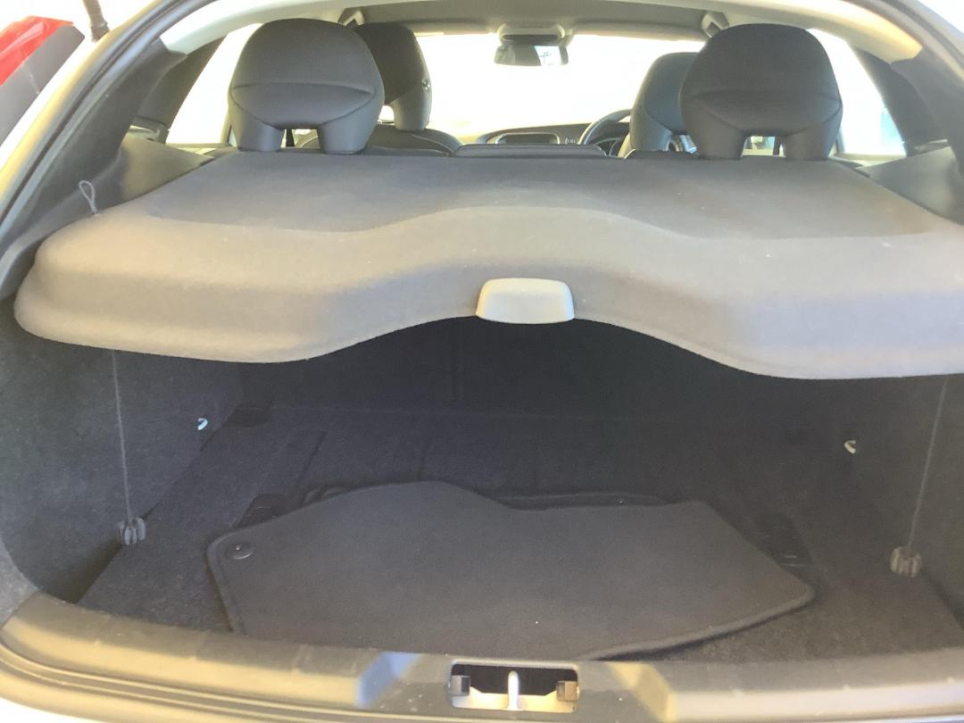 Damaged Volvo V40 T4 2014 in Christchurch – Bromley | at Turners ...