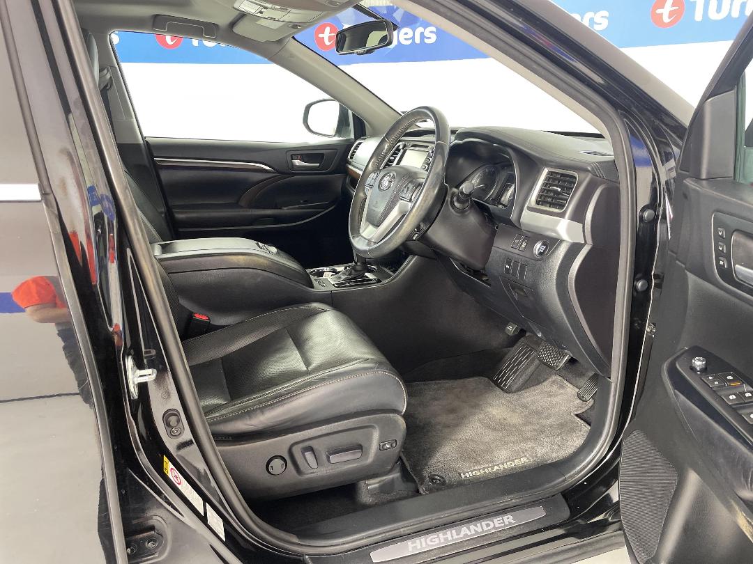 Used Toyota Highlander Limited 2015 | Napier | at Turners Cars ...