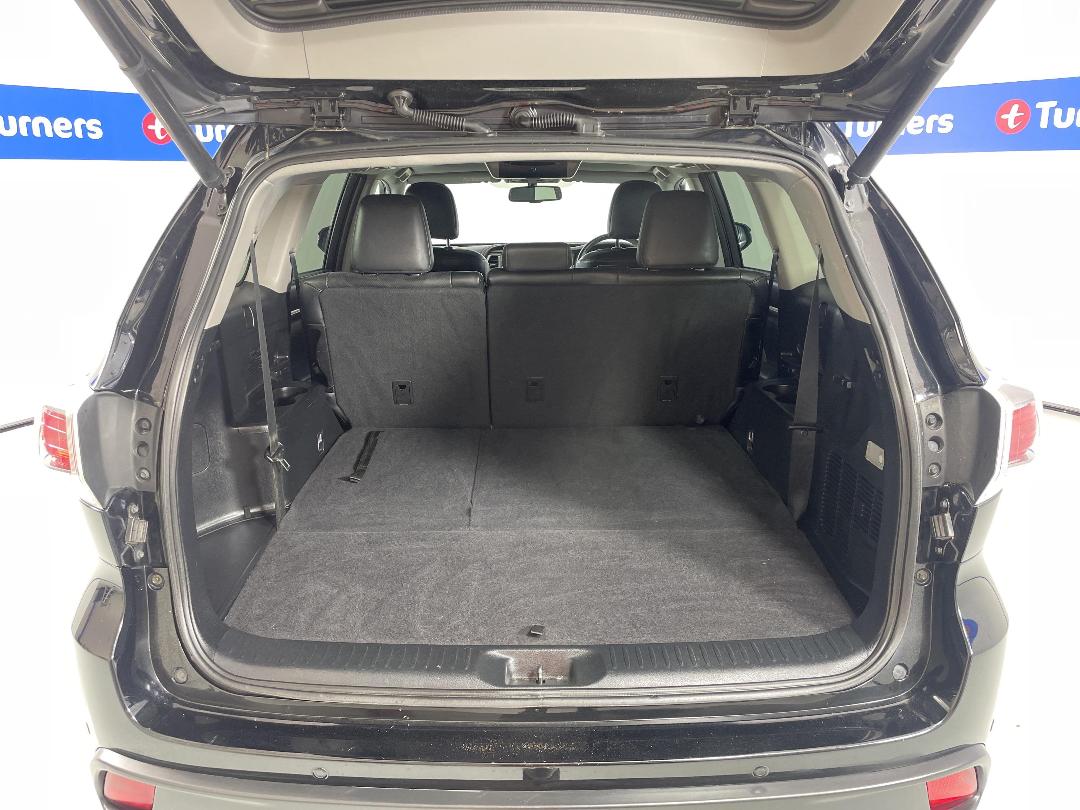 Used Toyota Highlander Limited 2015 | Napier | at Turners Cars ...