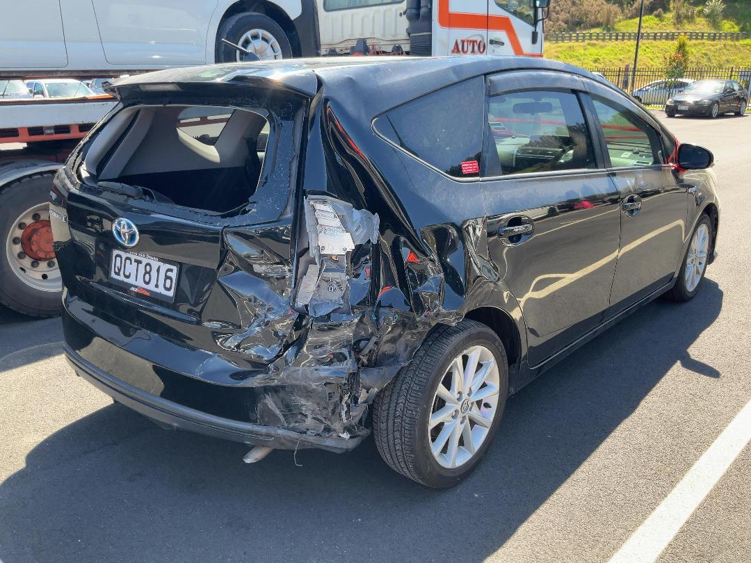 Damaged Toyota Prius Alpha 2015 in Tauranga | at Turners Damaged and ...