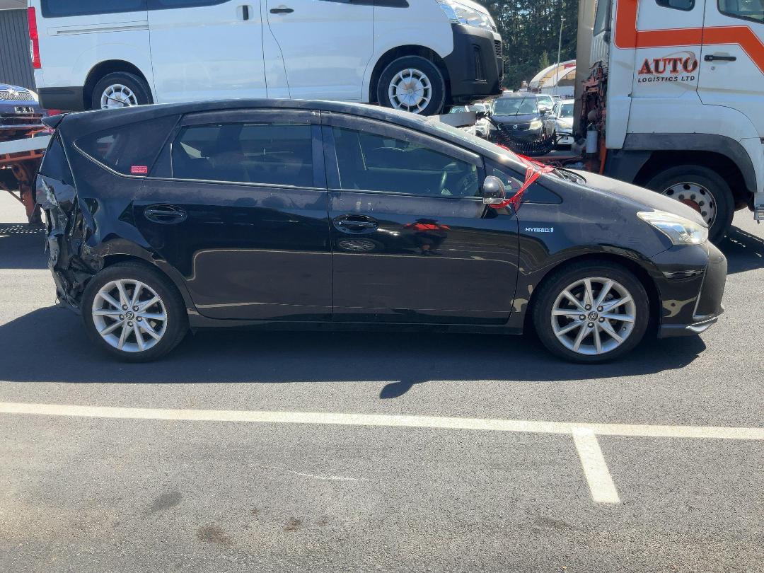 Damaged Toyota Prius Alpha 2015 in Tauranga | at Turners Damaged and ...