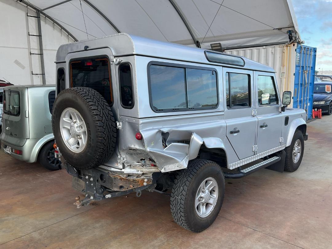 Damaged Land Rover Defender 110 2016 in Wellington - Seaview | at ...