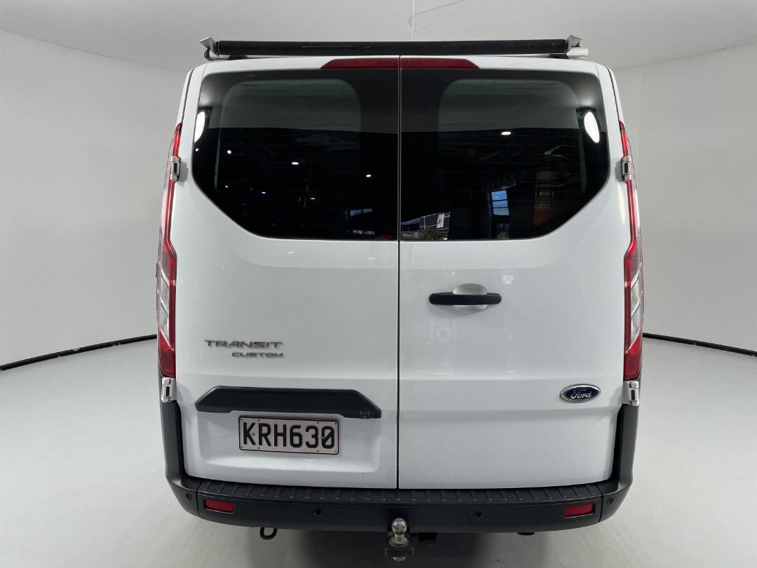 Used Ford Transit SWB LOW Roof 2017 | Napier | at Turners Cars ...