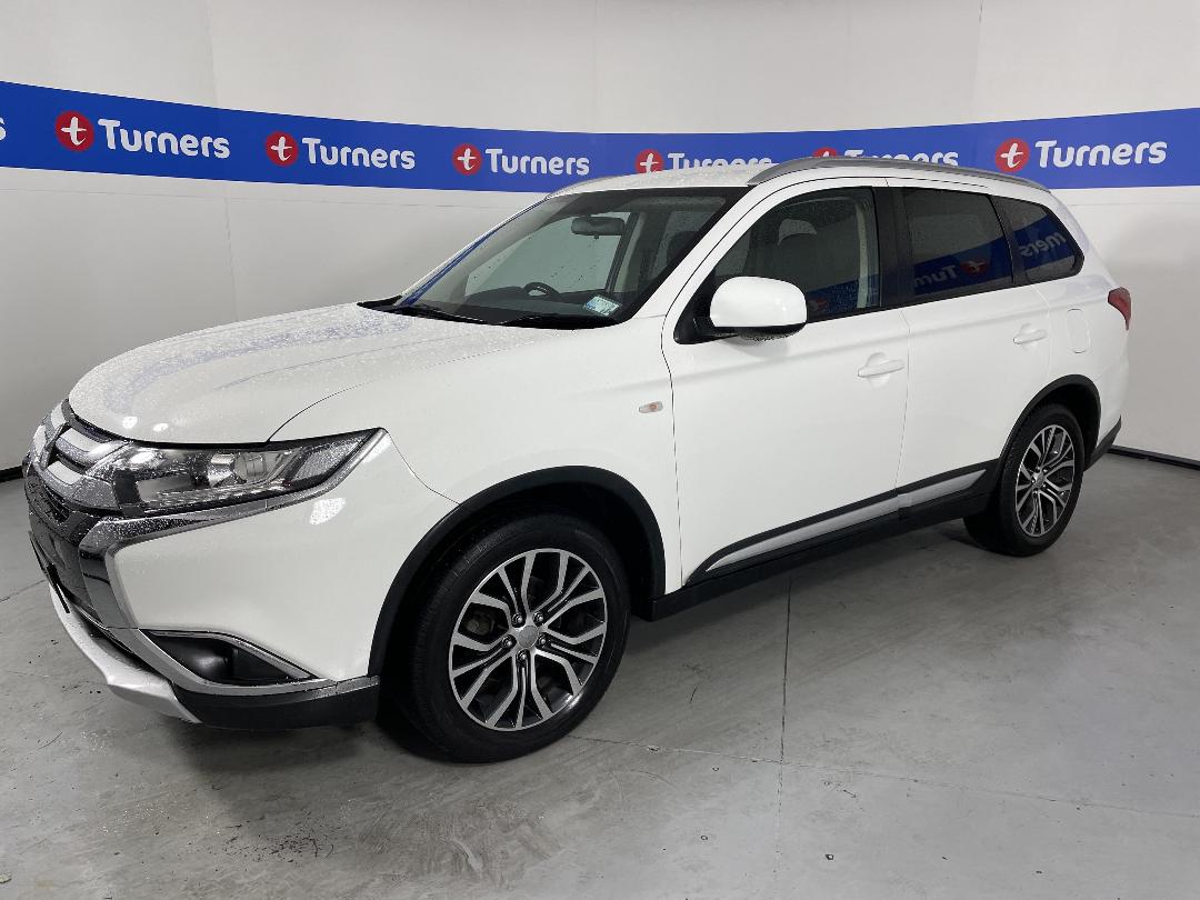 Used Mitsubishi Outlander LS 2017 | Palmerston North | at Turners Cars ...