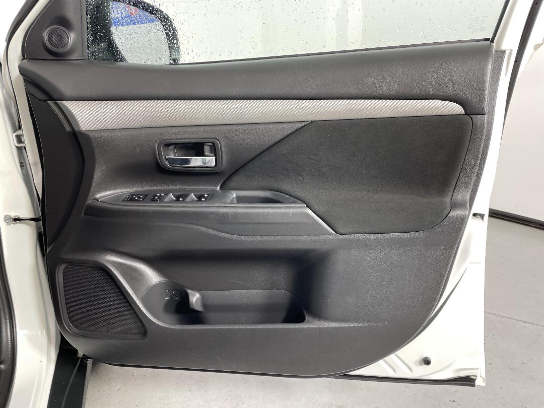 Used Mitsubishi Outlander LS 2017 | Palmerston North | at Turners Cars ...