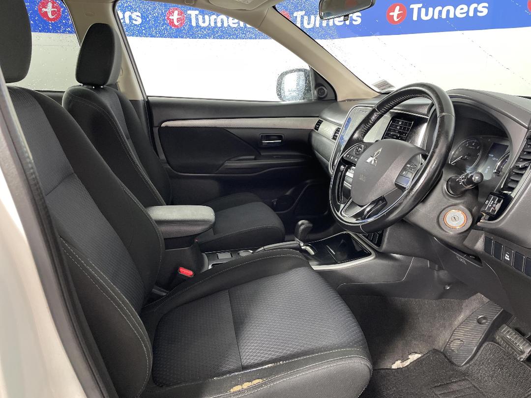 Used Mitsubishi Outlander LS 2017 | Palmerston North | at Turners Cars ...
