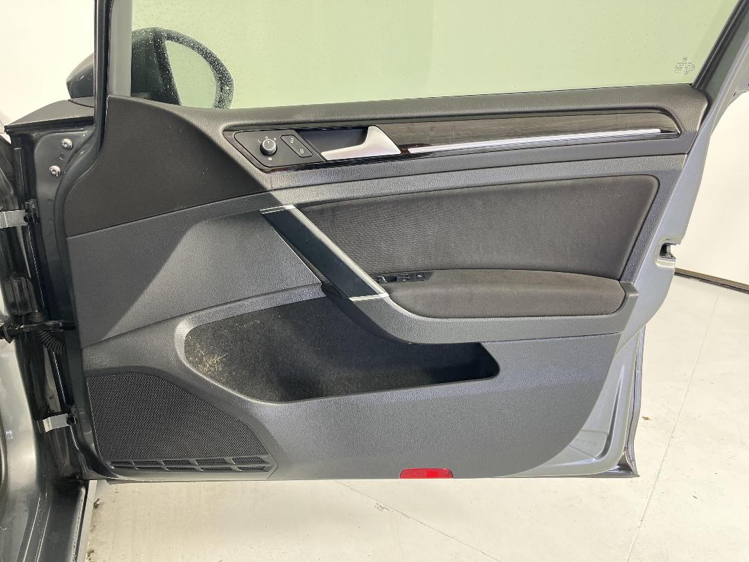 Used Volkswagen Golf TSI Highline 2017 | Moorhouse Ave | at Turners ...