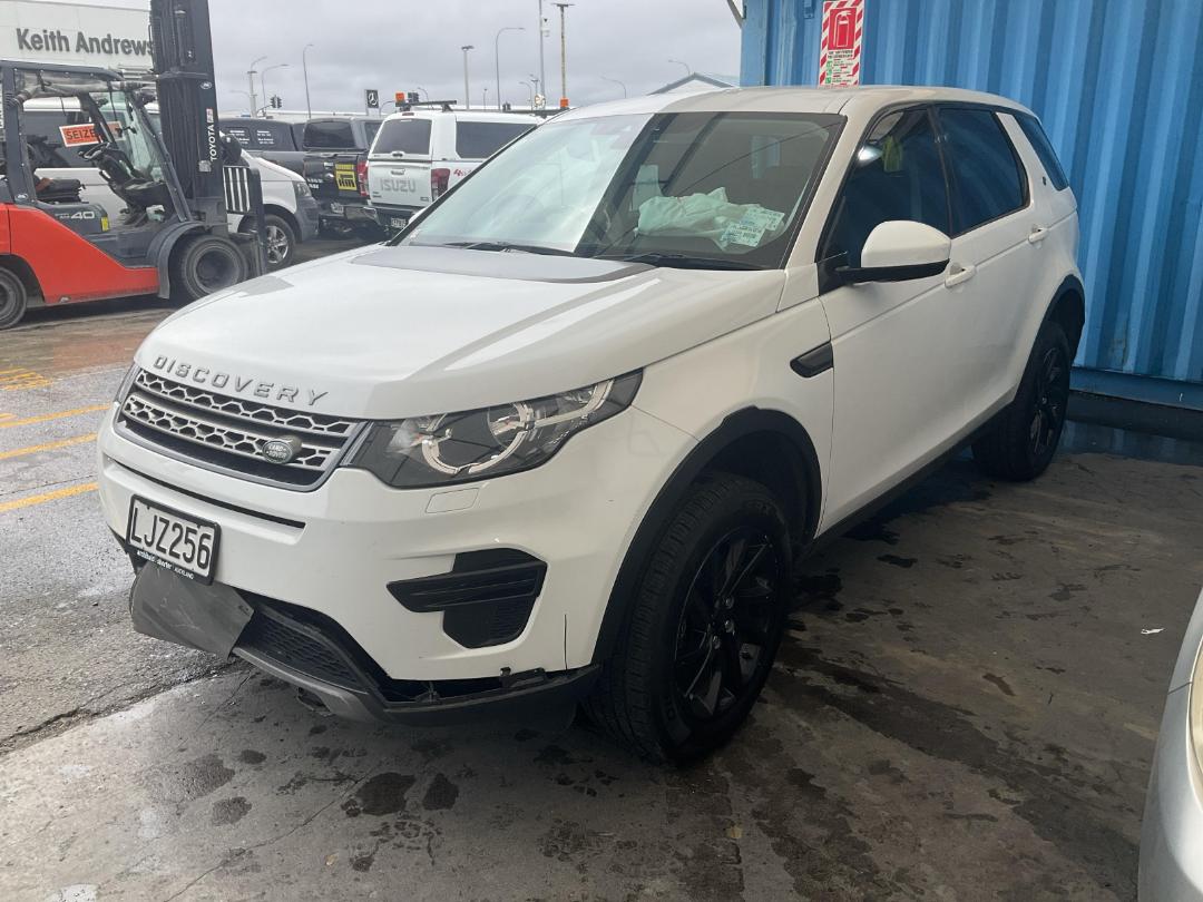 Damaged Land Rover Discovery Sport TD4 (110KW) SE 2018 in Wiri | at ...