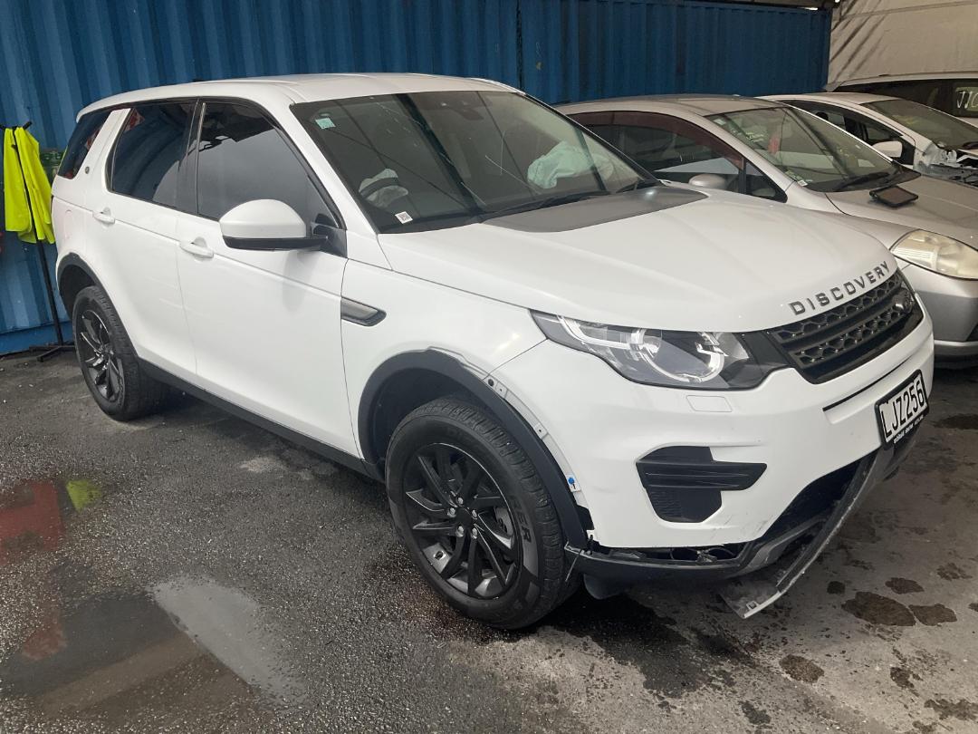 Damaged Land Rover Discovery Sport TD4 (110KW) SE 2018 in Wiri | at ...
