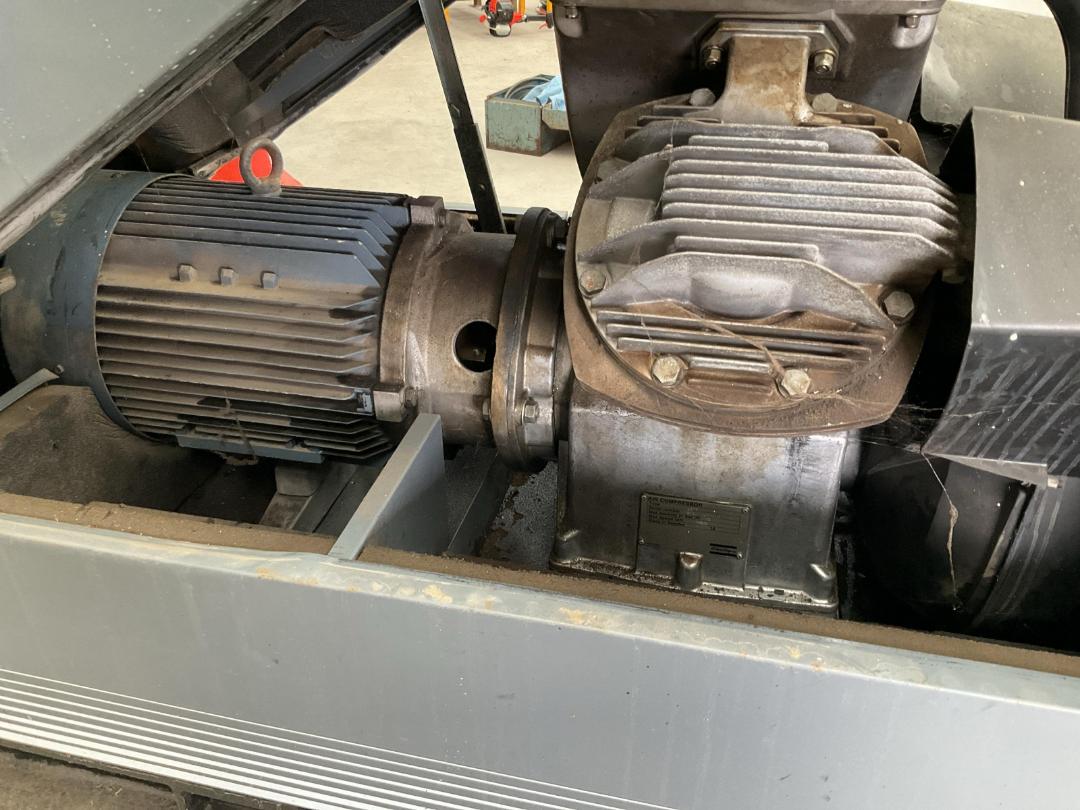 Great Deal On Atlas Copco LE11 Industrial Compressor | 22574016 ...